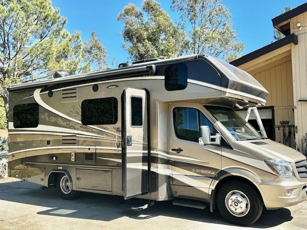 2019 Dynamax Isata 3 24RW - National Vehicle