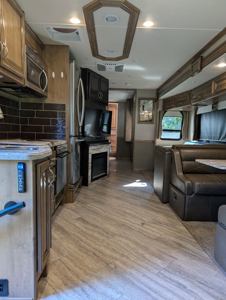 2020 Fleetwood Bounder 35K - National Vehicle