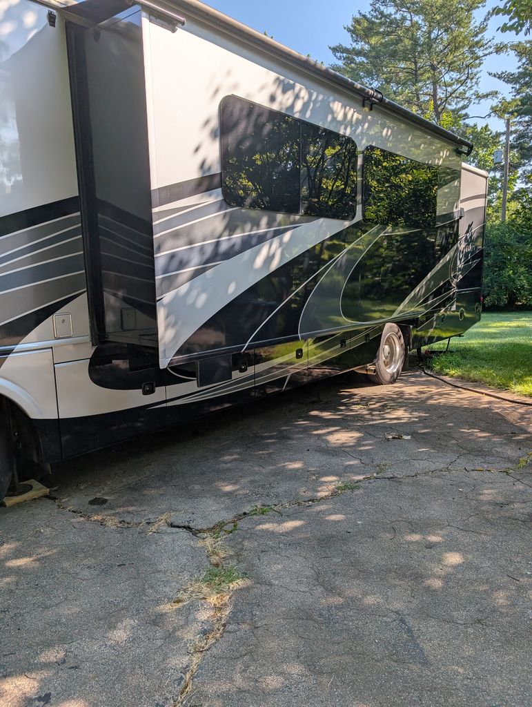 2020 Fleetwood Bounder 35K - National Vehicle