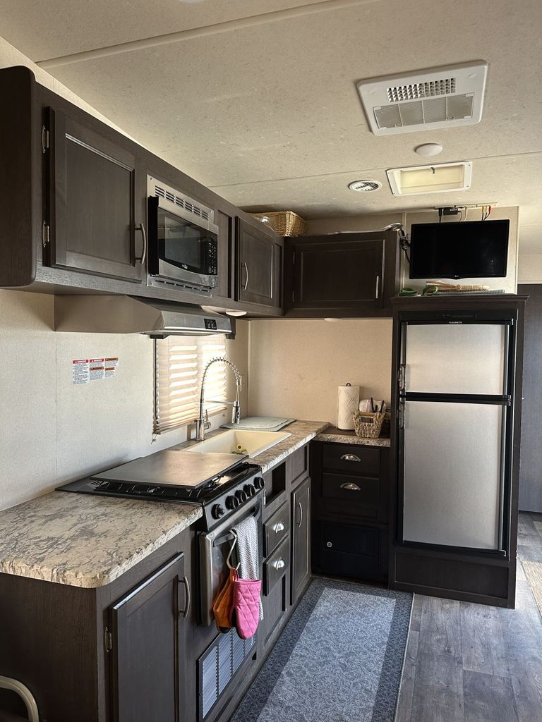 2019 Forest River Shockwave Sport 24FS - National Vehicle
