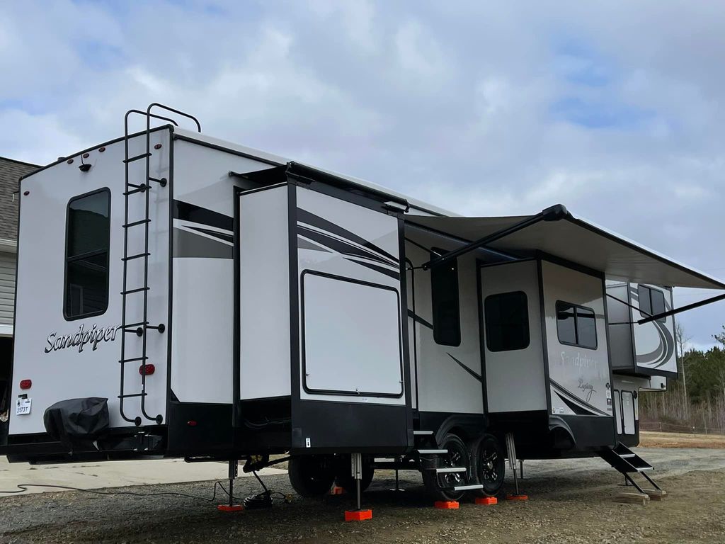 2022 Forest River Sandpiper 38FKOK - National Vehicle