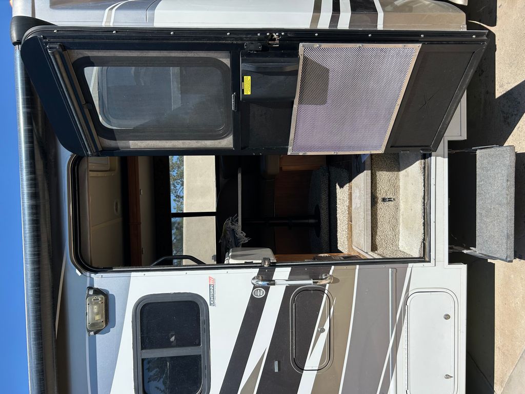 2011 Winnebago Aspect 28B - National Vehicle