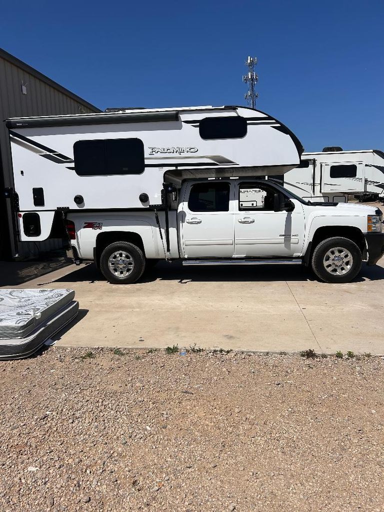 2024 Palomino Backpack HS8801 - National Vehicle