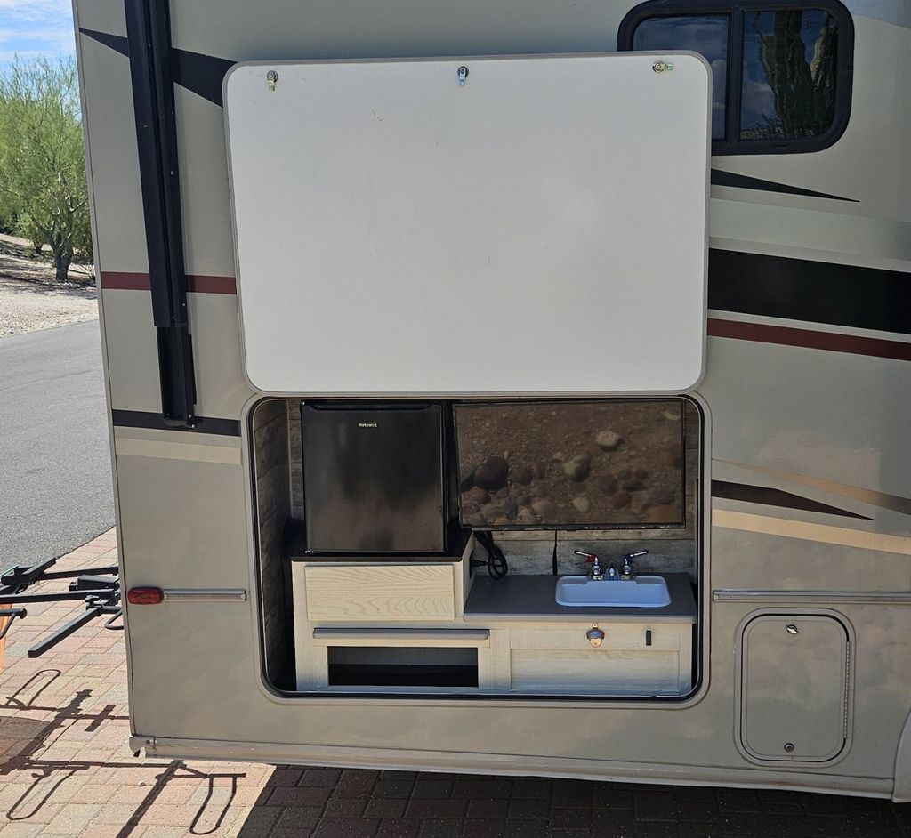 2020 Winnebago Intent 28Y - National Vehicle
