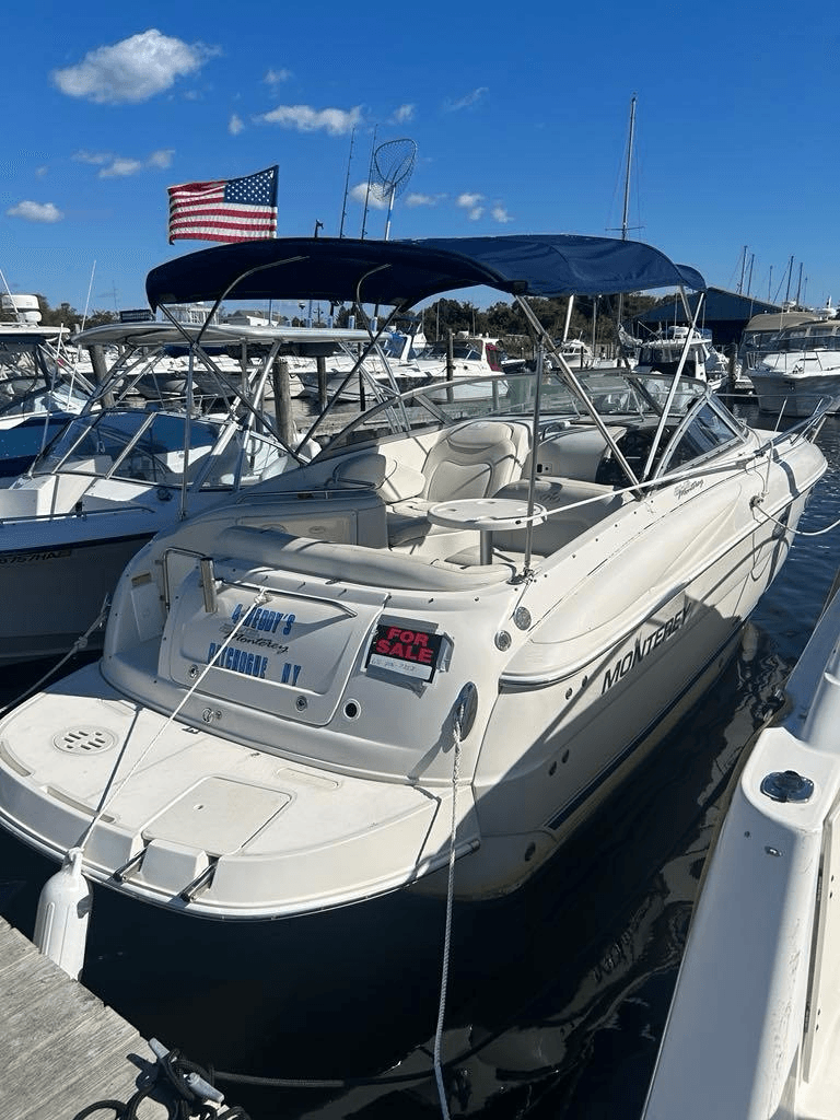 2004 Monterey 245 Cruiser - National Vehicle