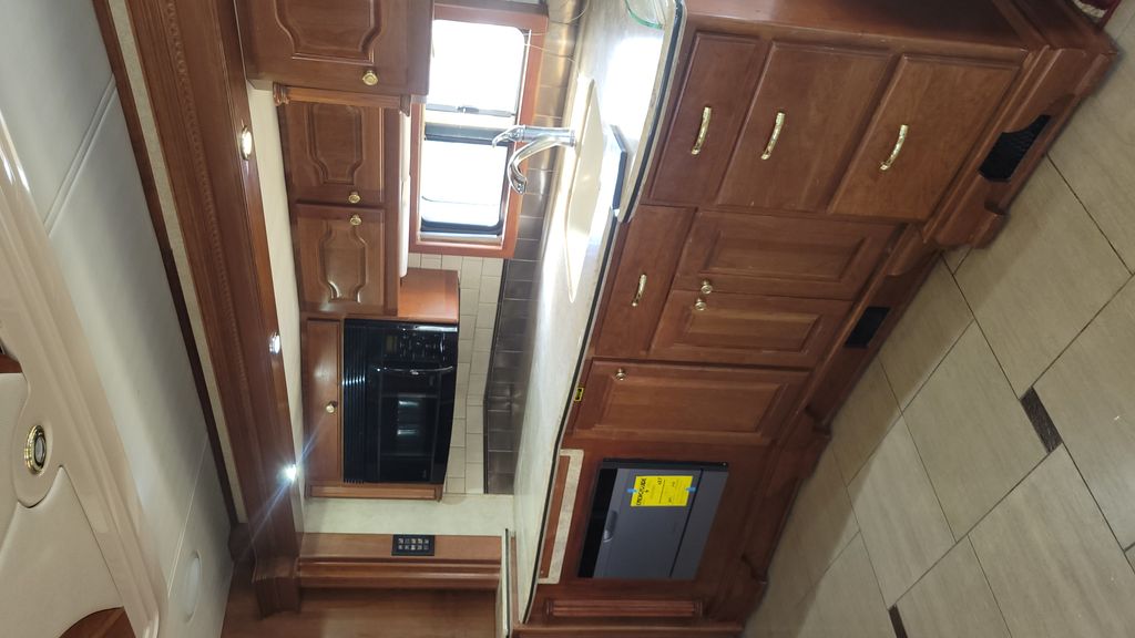 2007 Country Coach Intrigue 530 Jubilee - National Vehicle