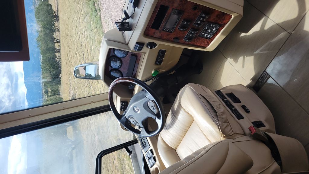 2007 Country Coach Intrigue 530 Jubilee - National Vehicle