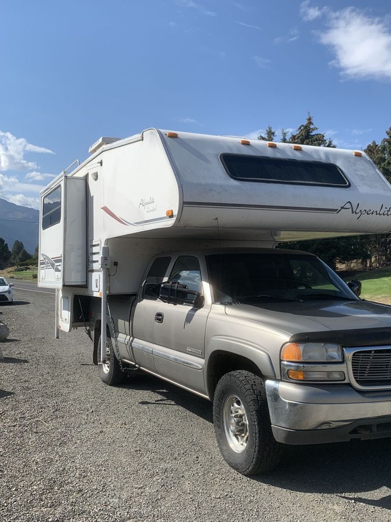 2004 Alpenlite Saratoga 935 - National Vehicle