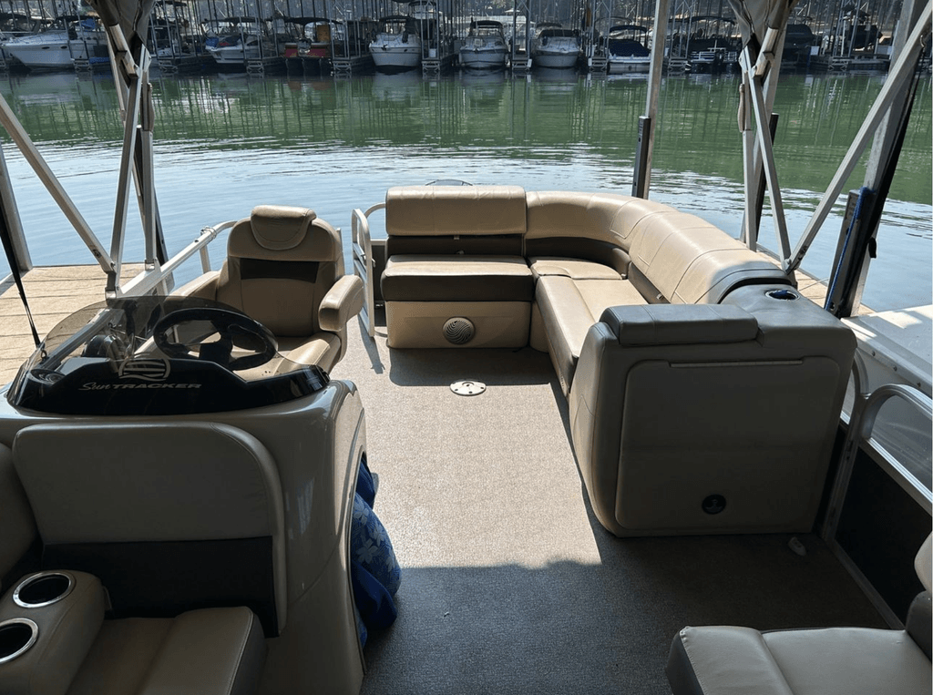 2018 Sun Tracker Party Barge 20 DLX - National Vehicle