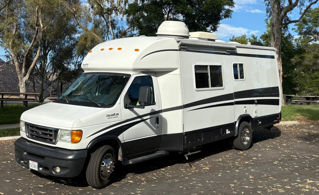 2005 Dynamax Isata Touring Sedan 250 - National Vehicle