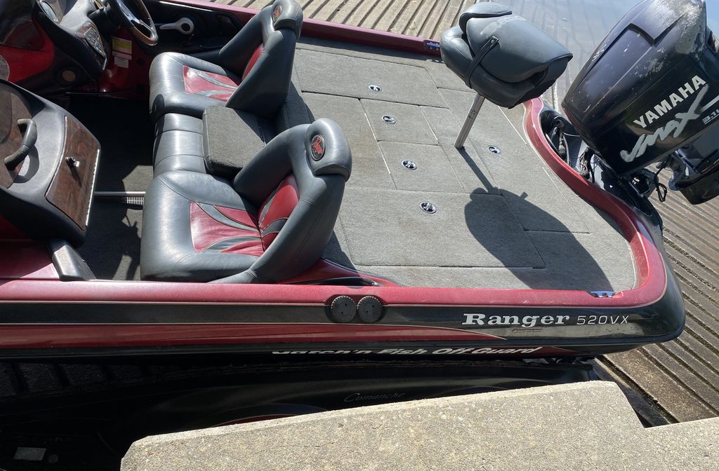 2004 Ranger 520 VX - National Vehicle