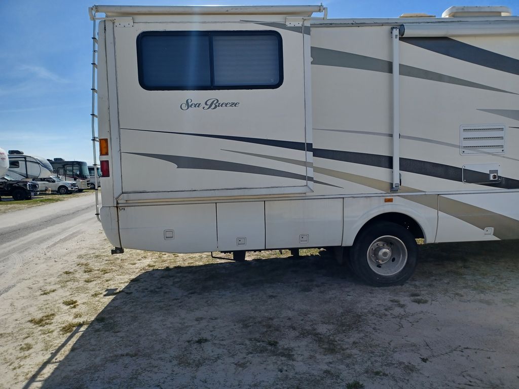 2004 National RV Sea Breeze 8321LX - National Vehicle