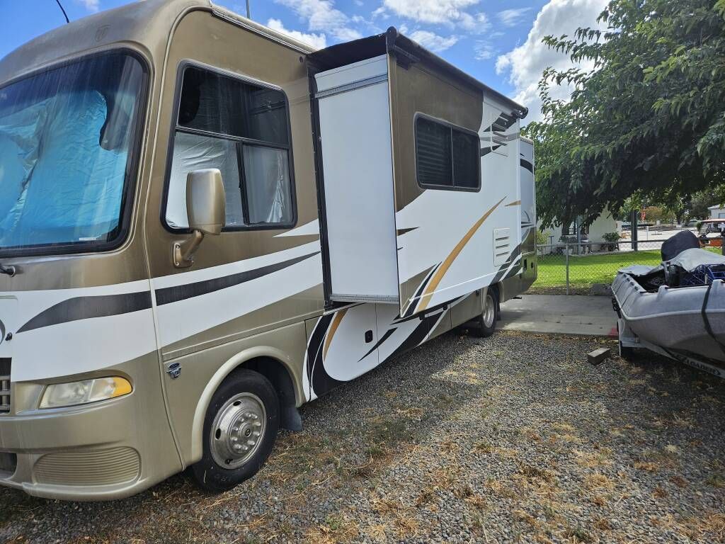 2013 Thor Motor Coach Daybreak 28PD - National Vehicle