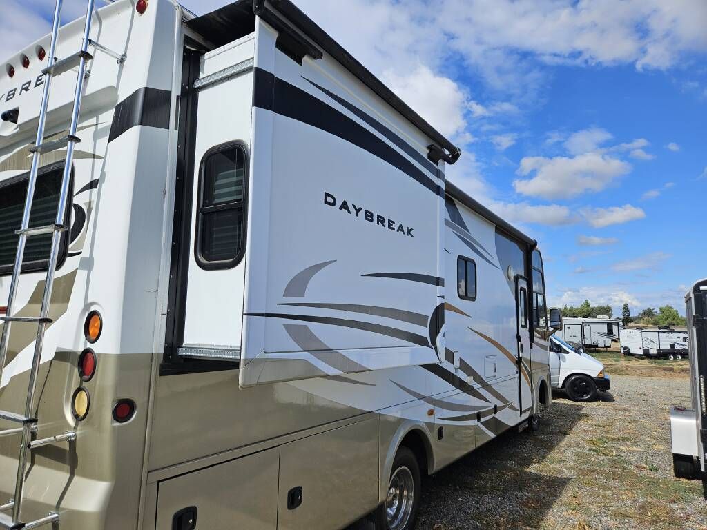 2013 Thor Motor Coach Daybreak 28PD - National Vehicle