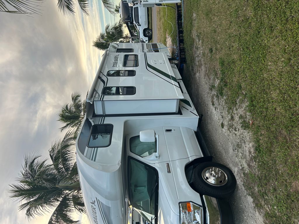 2025 Thor Motor Coach Freedom Eddie Bauer 28EB - National Vehicle