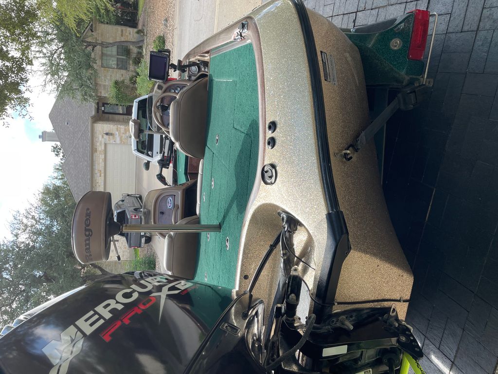 2000 Ranger Comanche 522VX - National Vehicle