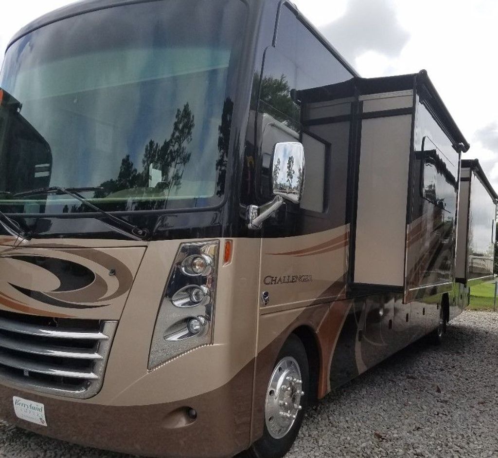 2017 Thor Motor Coach Challenger 37YT - National Vehicle