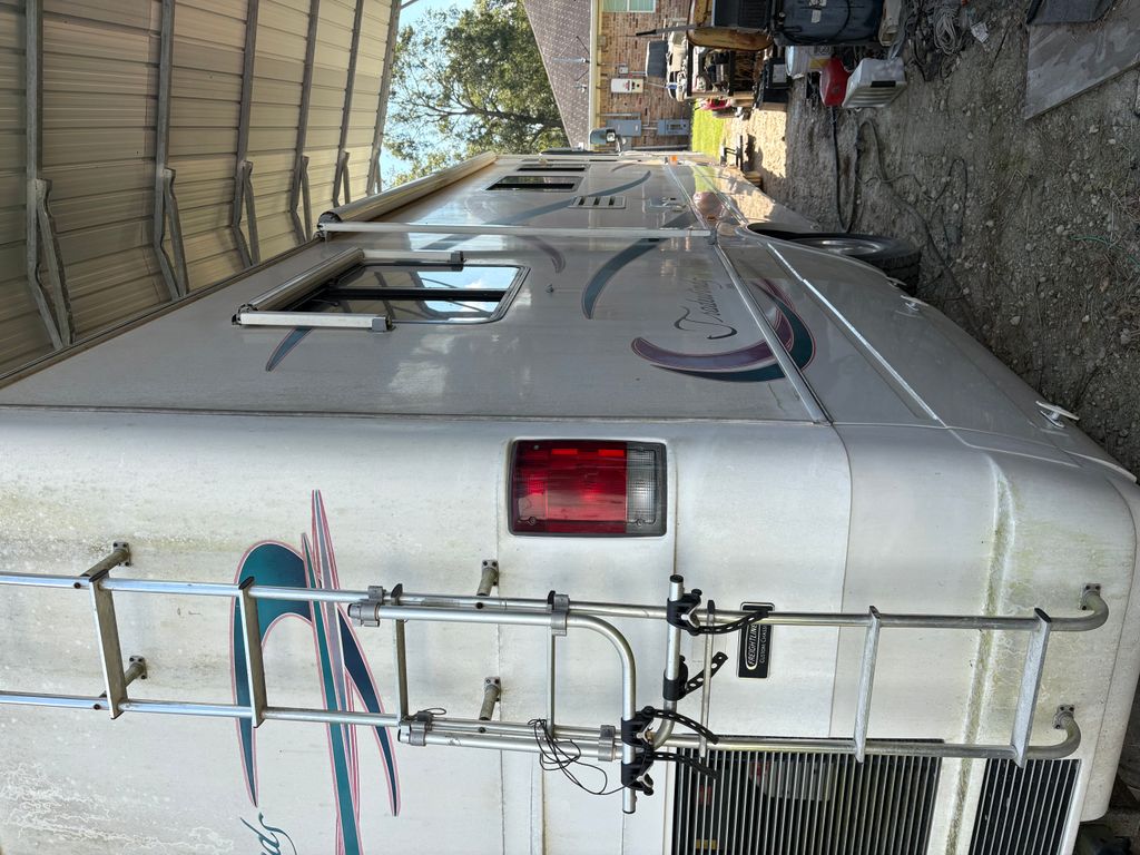 1999 National RV Tradewinds 7372 - National Vehicle