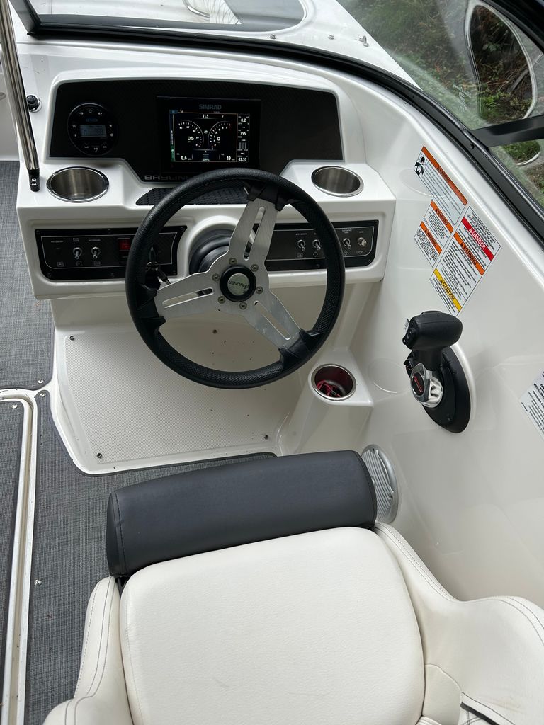 2022 Bayliner Deck Boat DX2200 - National Vehicle