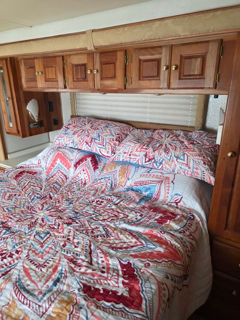 2002 Monaco Windsor 40PKDD - National Vehicle