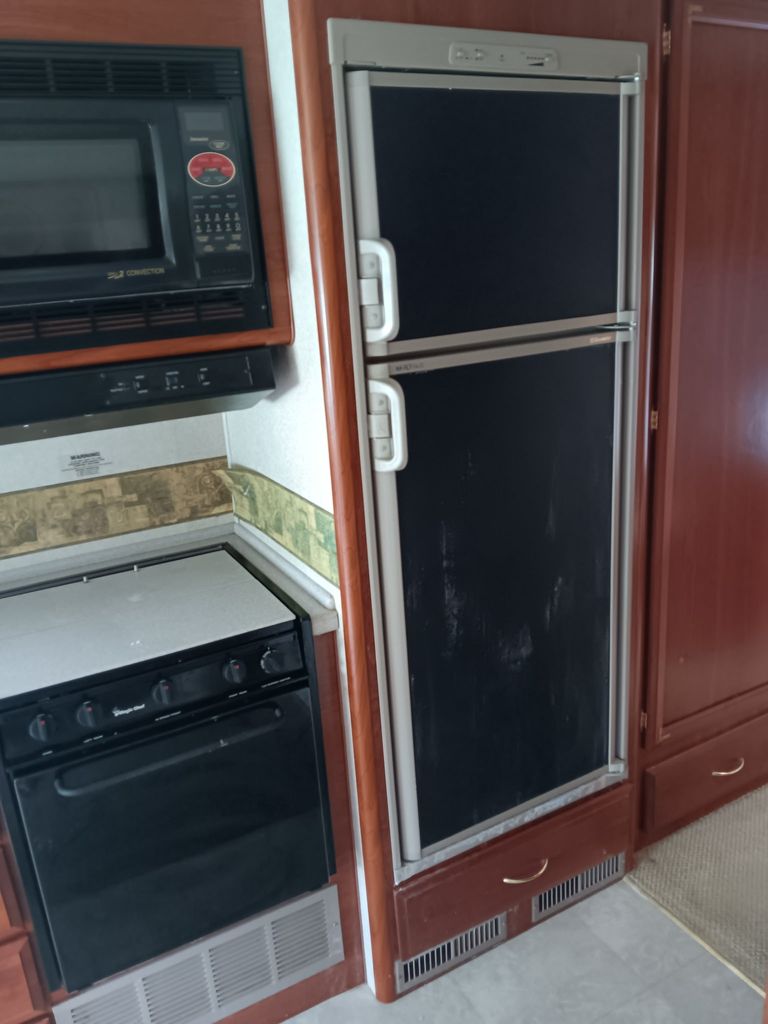 2002 Fleetwood Bounder 32H - National Vehicle