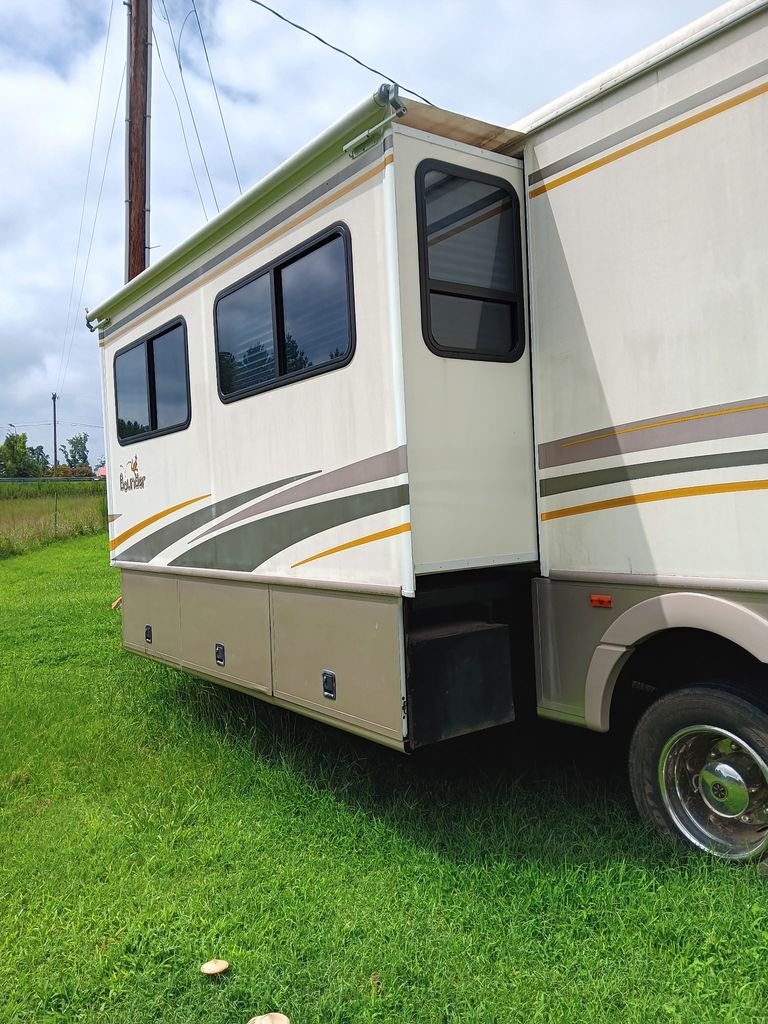 2002 Fleetwood Bounder 32H - National Vehicle