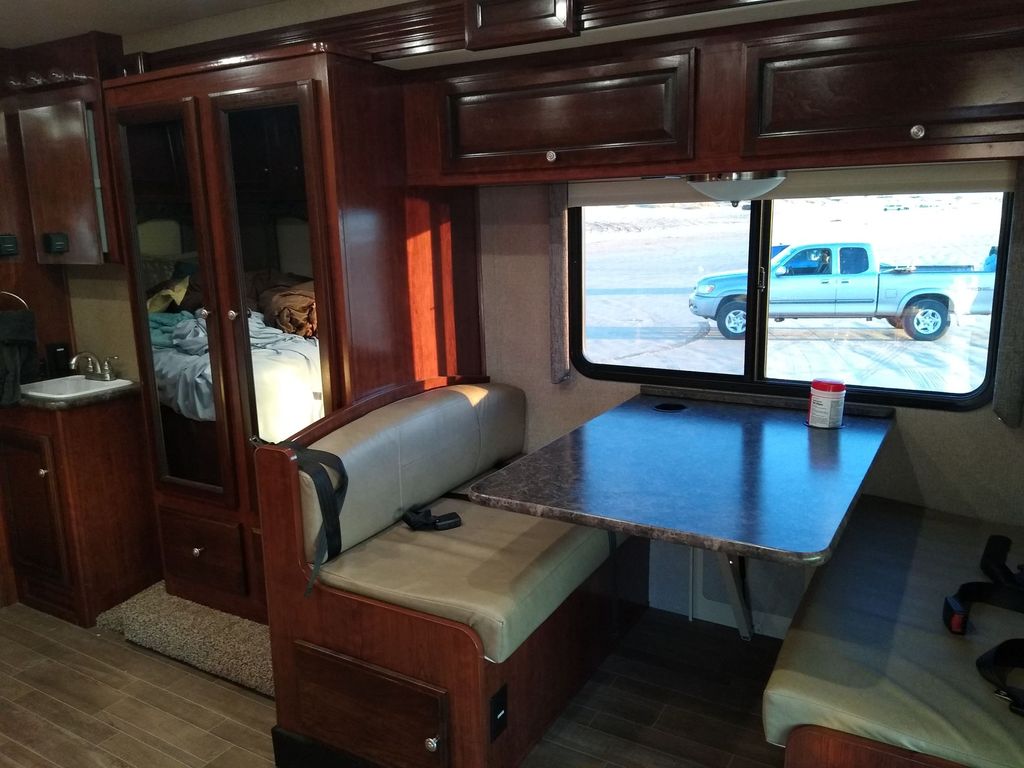 2018 Fleetwood Surge 25G - National Vehicle