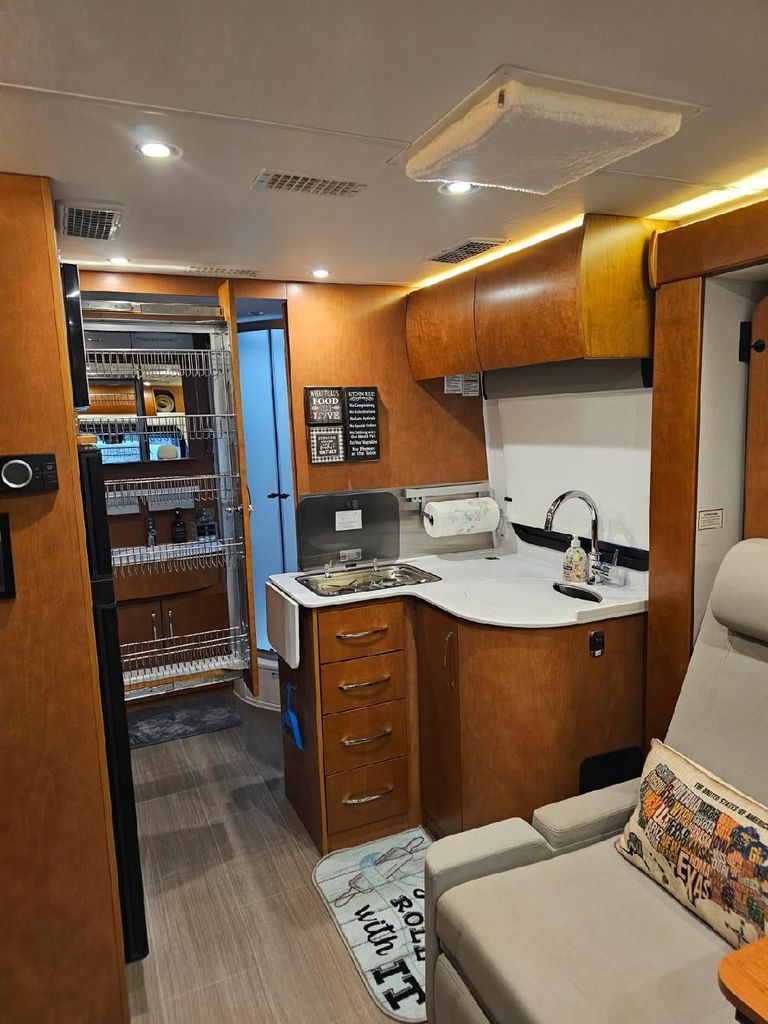2021 Leisure Travel Van Unity U24MB - National Vehicle