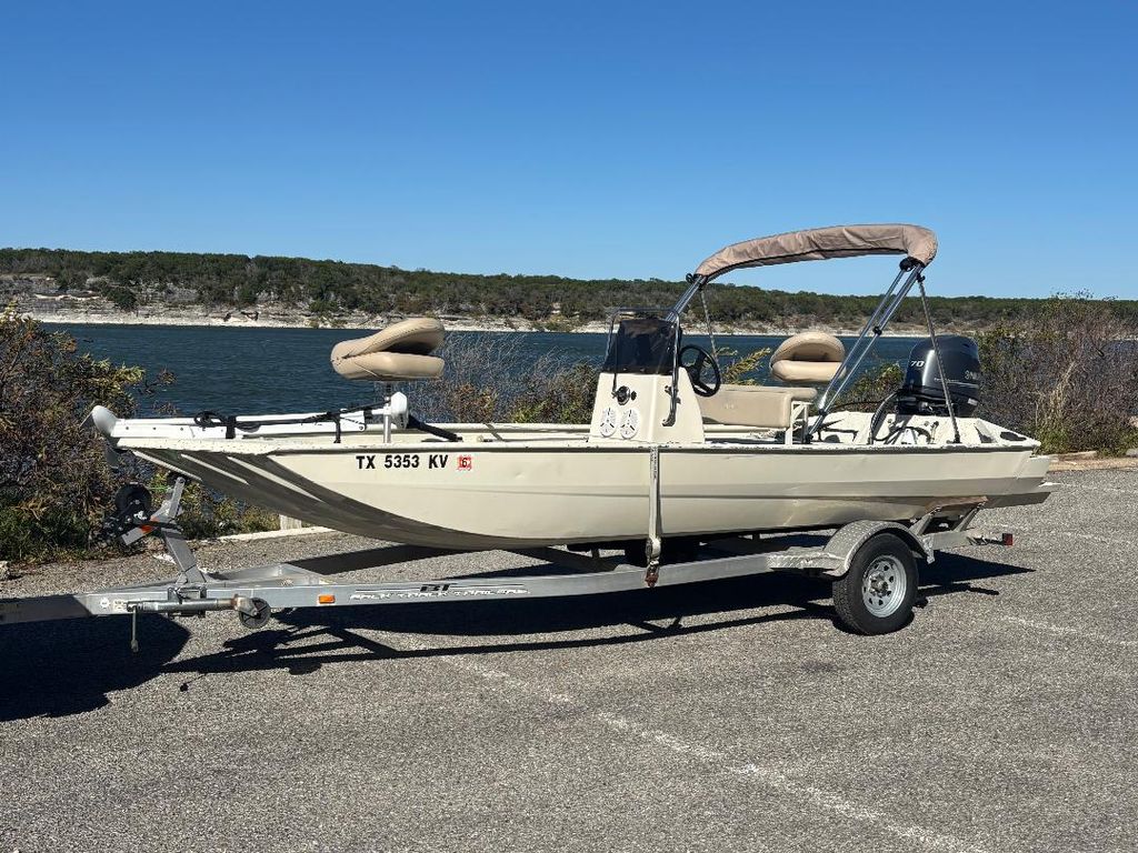 2013 Xpress XP18CC - National Vehicle