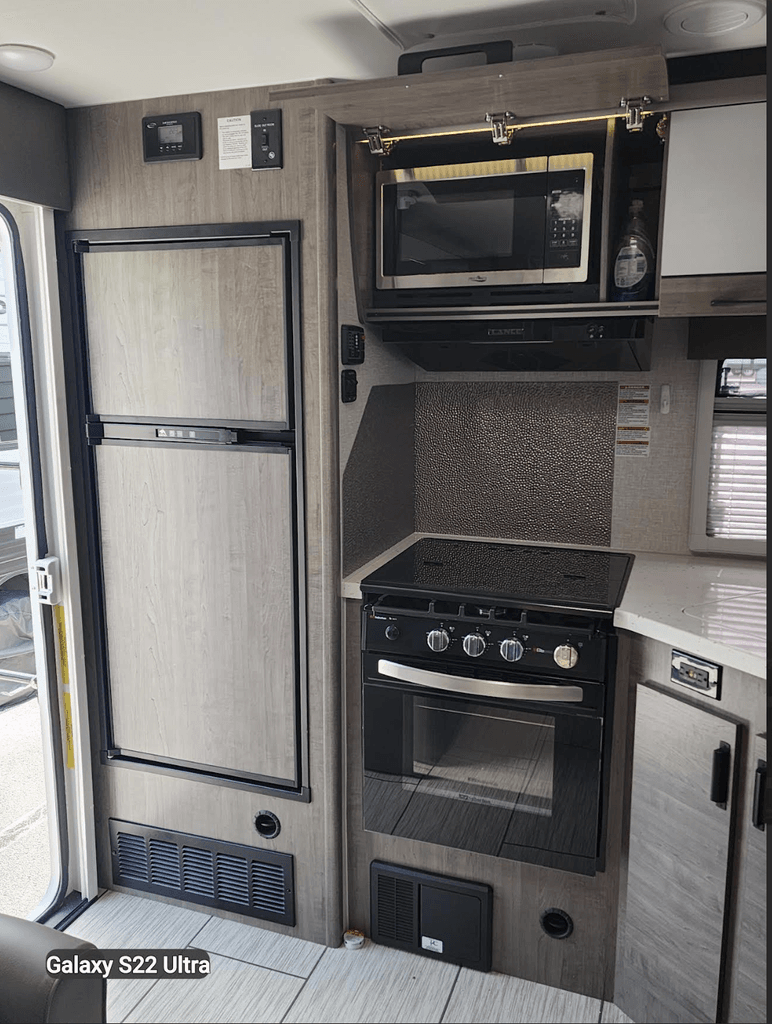 2024 Lance Travel Trailer 2285 - National Vehicle