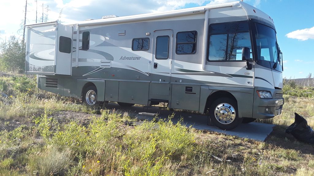 2006 Winnebago Adventurer 33V - National Vehicle