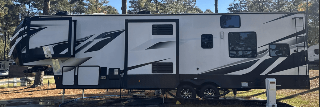 2022 Dutchmen Voltage Triton Toy Hauler 3551 - National Vehicle