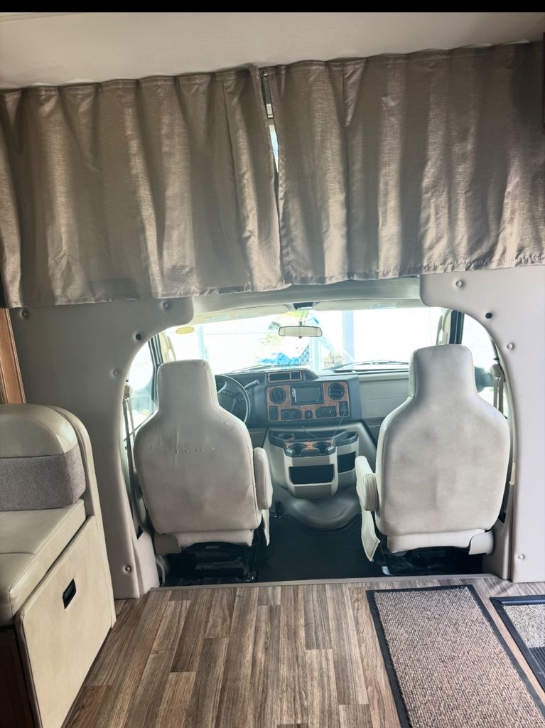 2018 Thor Motor Coach Quantum 25RC - National Vehicle