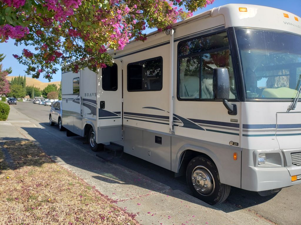2004 Winnebago Brave 30W - National Vehicle