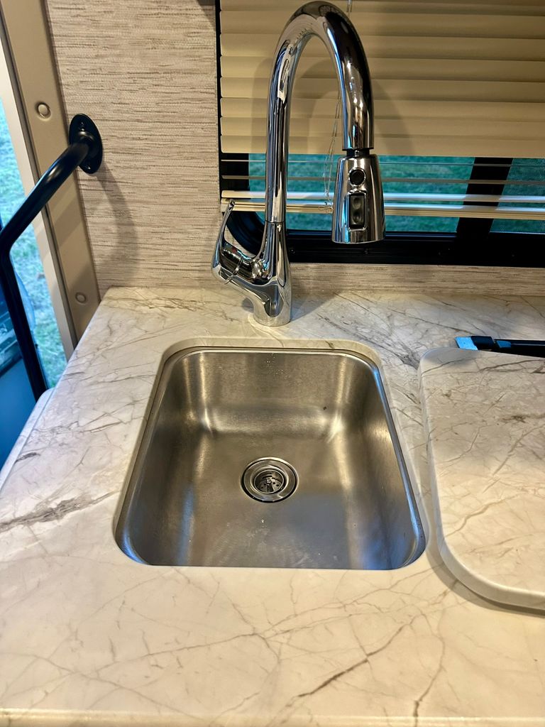 2021 Thor Motor Coach Freedom Elite 22FE - National Vehicle