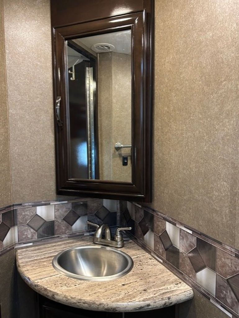 2018 Thor Motor Coach Quantum RC25 - National Vehicle