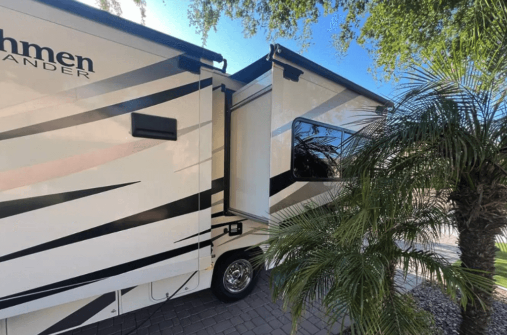 2020 Coachmen Freelander 32DS - National Vehicle