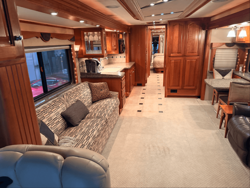 2005 Country Coach Magna 630 Rembrandt - National Vehicle