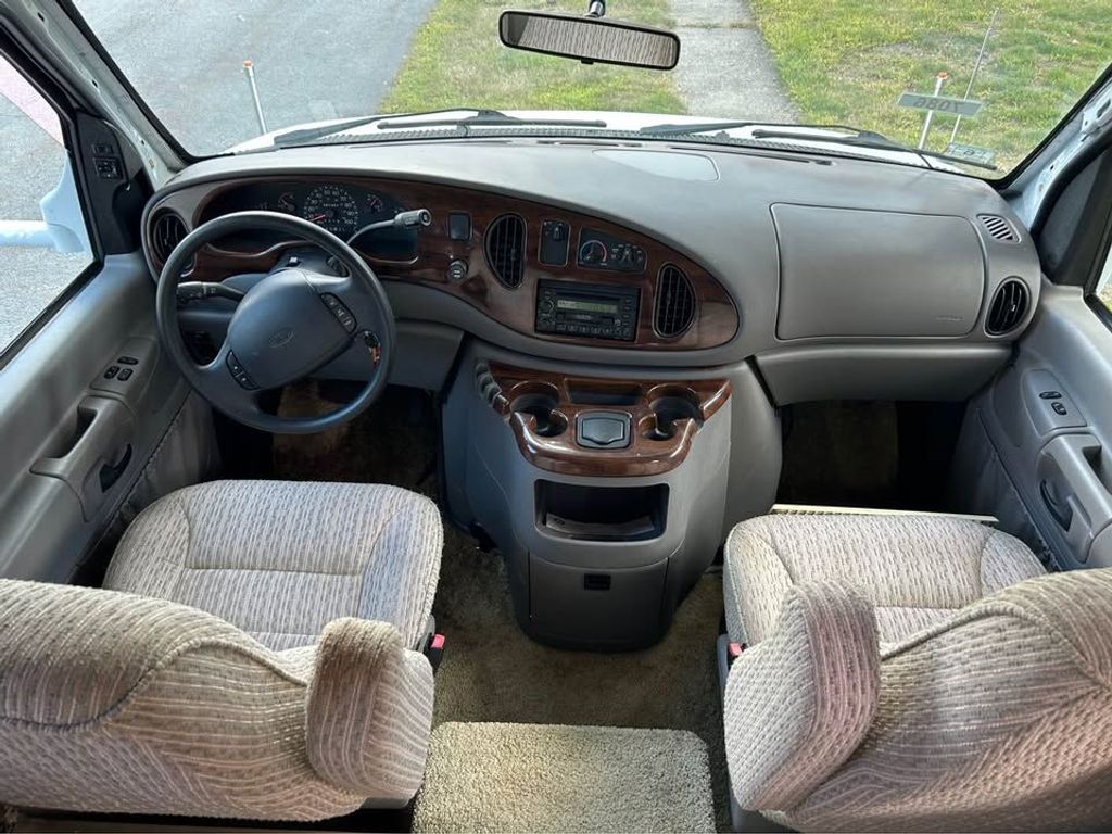 2002 Itasca Sundancer 31C - National Vehicle