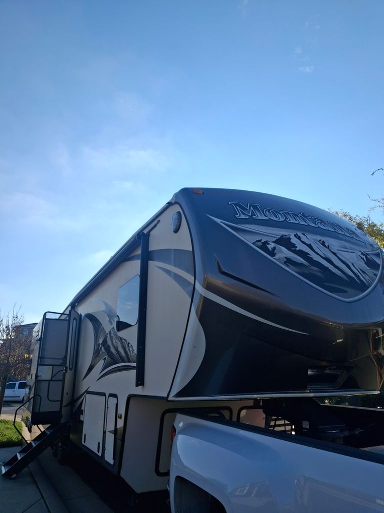 2014 Keystone Montana Mountaineer 291RLT - National Vehicle
