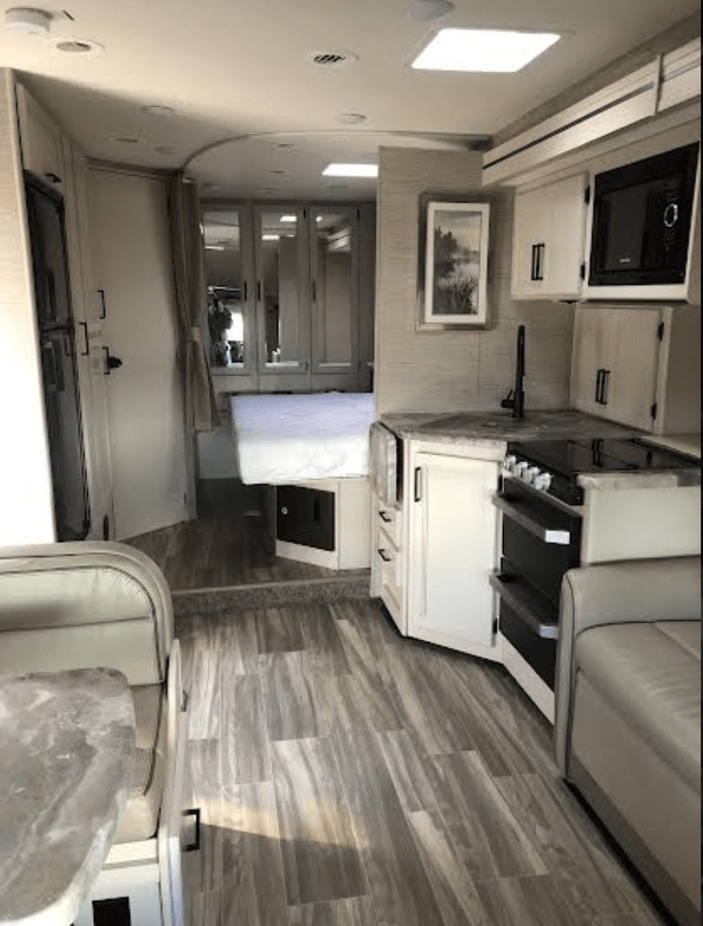 2021 Thor Motor Coach Four Winds 27R - National Vehicle