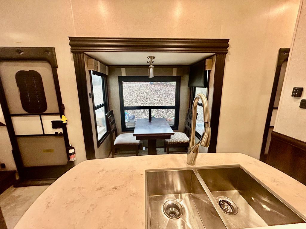 2018 Jayco North Point 381FLWS - National Vehicle