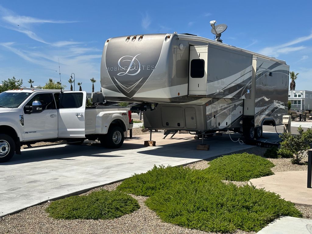 2020 DRV Mobile Suites 36RSSB3 - National Vehicle