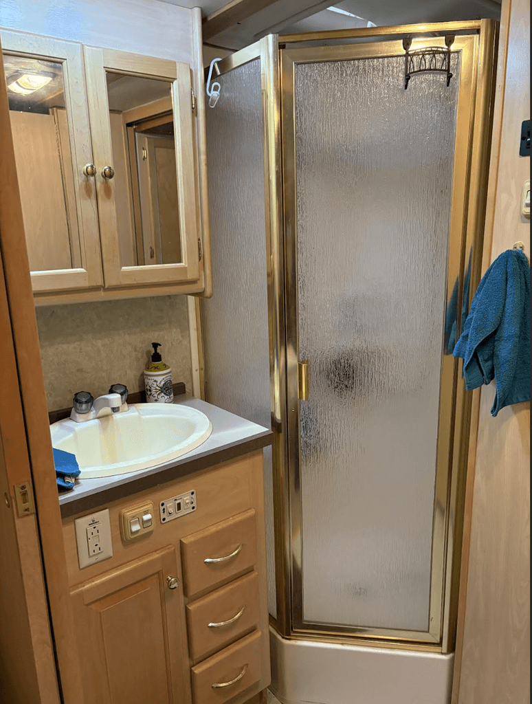 2005 Tiffin Motorhomes Allegro Bay 34XB - National Vehicle