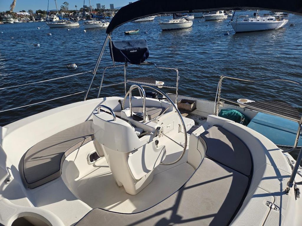 1996 Hunter 376 - National Vehicle