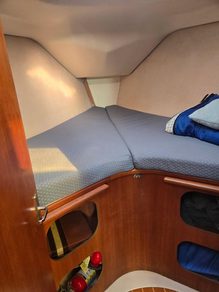 1996 Hunter 376 - National Vehicle