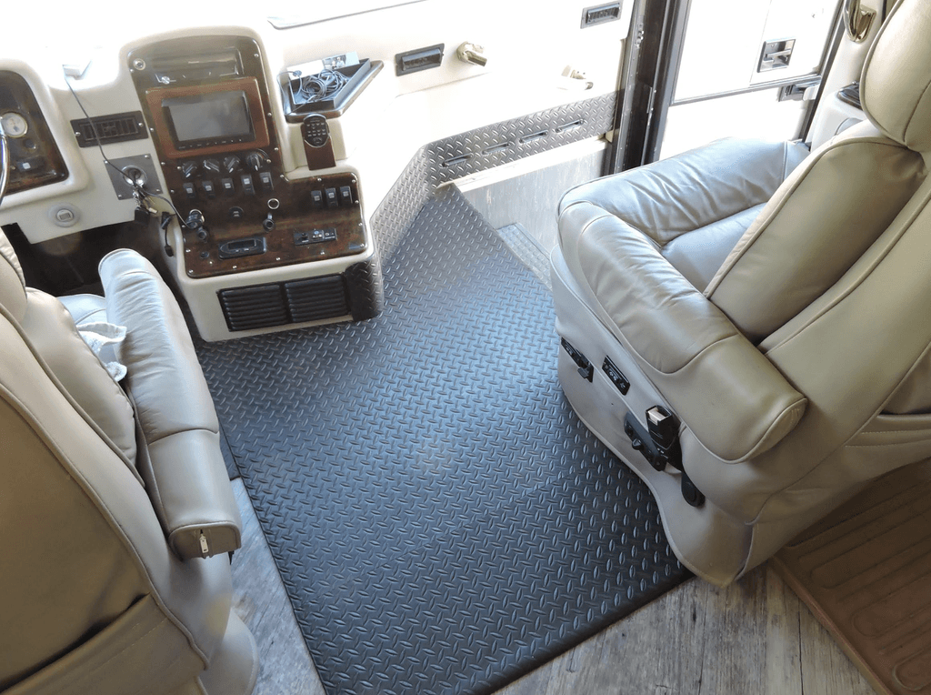 2003 Monaco Signature Commander - National Vehicle