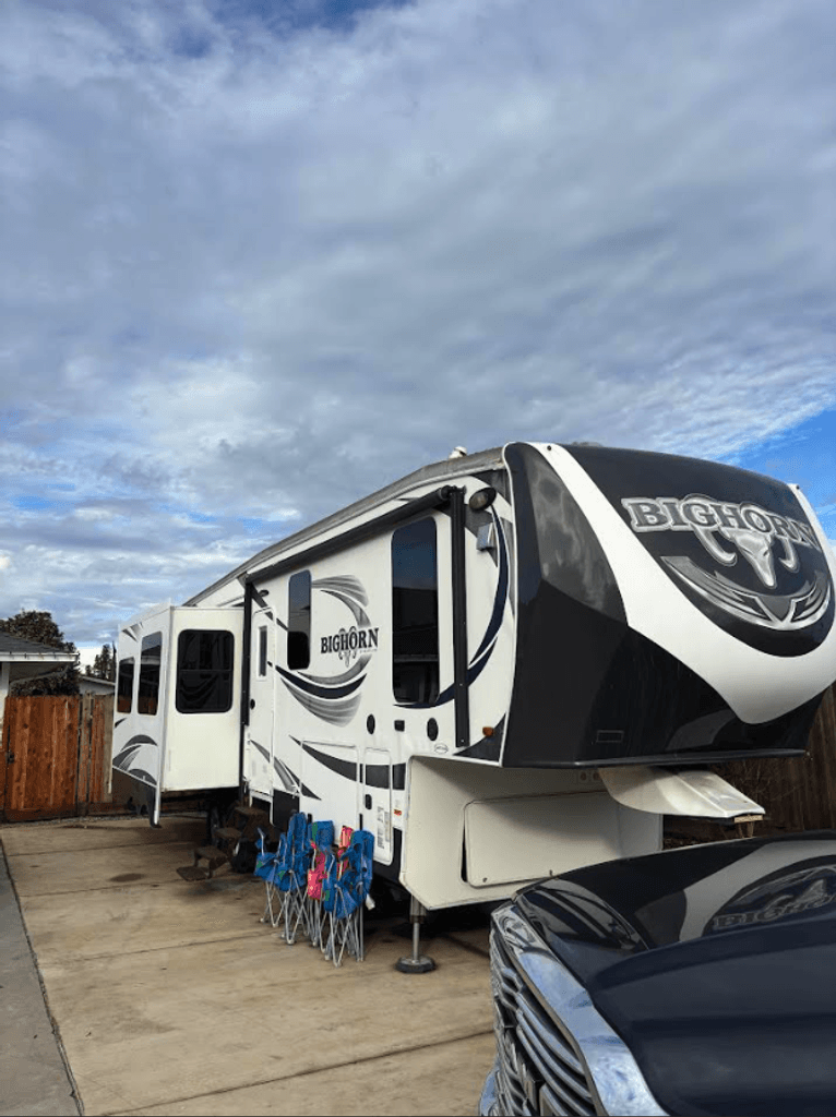 2016 Heartland Bighorn 3270RS - National Vehicle