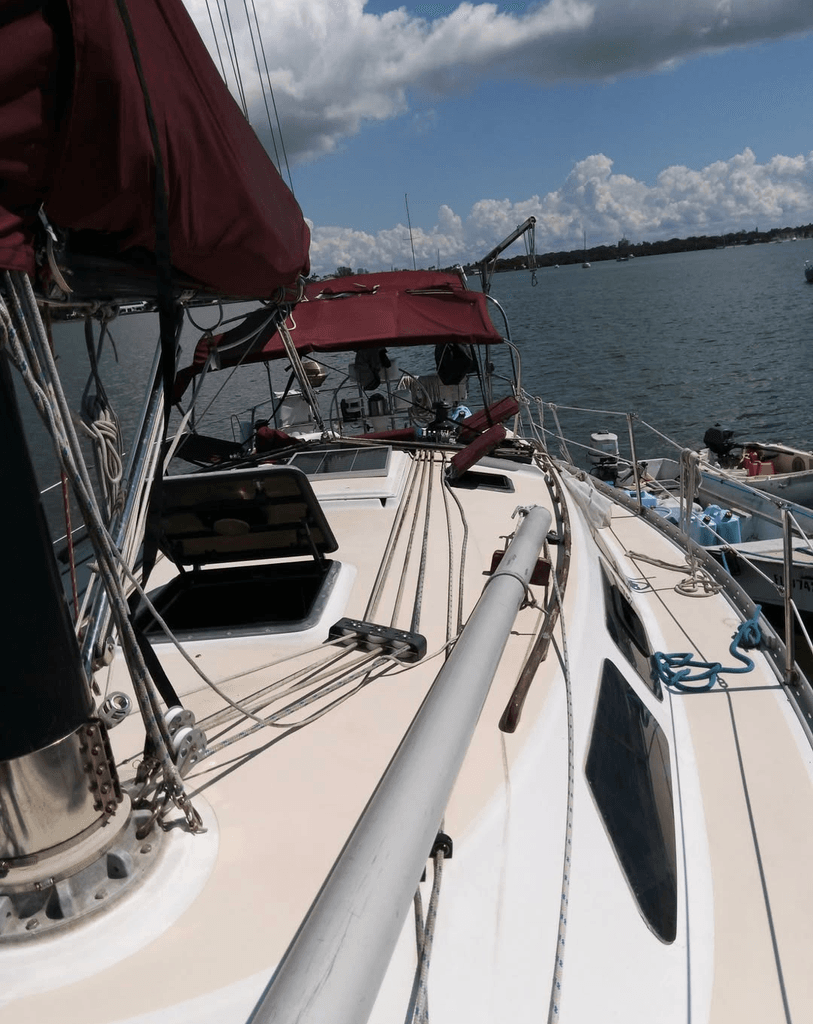 1984 Freedom 32 - National Vehicle