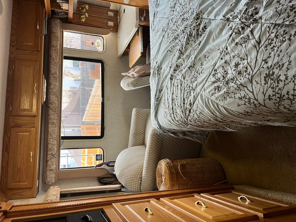 2003 Gulf Stream Sun Voyager 8378 - National Vehicle